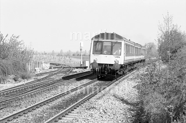 DIDCOT CLASS 117 DMU L424 28.4.90 John Vaughan Negative RN353 £2.99 ...