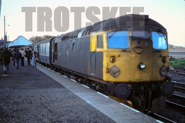 35MM SLIDE BR British Railways Diesel Loco Class 26 26044 Thurso 1982 ...