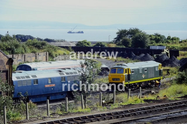 D1013 WESTERN RANGER D7017 Hymek Diesel Locomotive 1990 Original 35mm ...