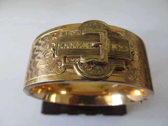 VICTORIAN WIDE 14K GOLD SHELL w/FINE EMBOSSED ETCHINGS DESIGNED BANGLE ...