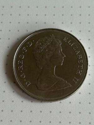 COMMEMORATIVE COIN QUEEN ELIZABETH II August 4th 1980 Silver The Queen ...