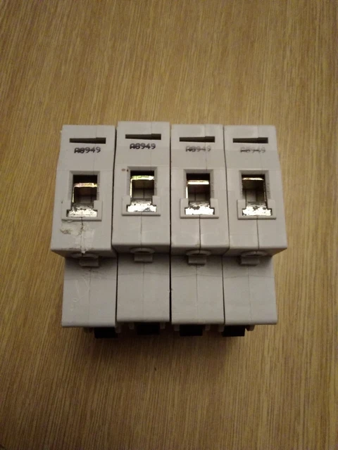 FOUR MERLIN GERIN Multi 9 Single Pole MCB C45C 15A Type 2 21325 M6 £8. ...