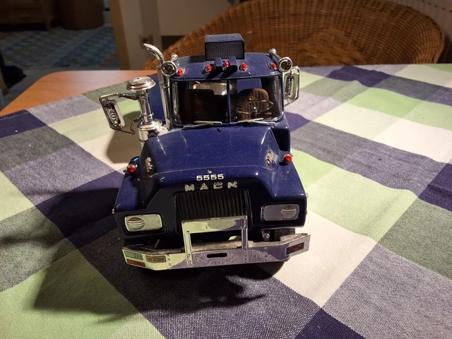 AMT MACK DM 600 1/25 Gebaut EUR 25,00 - PicClick DE