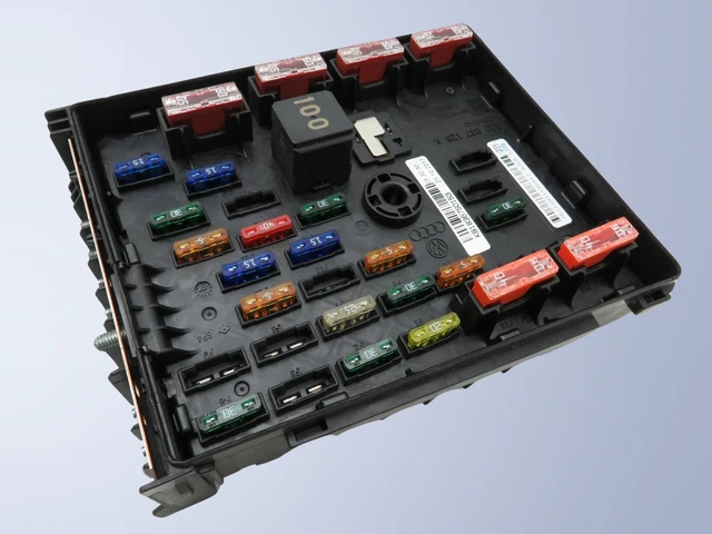 FUSIBLES COMPARTIMENT MOTEUR Box 3C0937125A Original VW Passat B7 ...