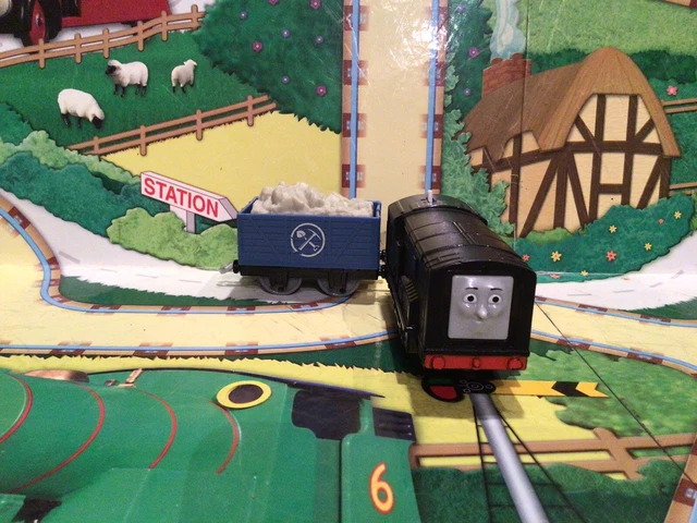 THOMAS THE TANK engine trackmaster trains Diesel And The Stone Cargo. £ ...