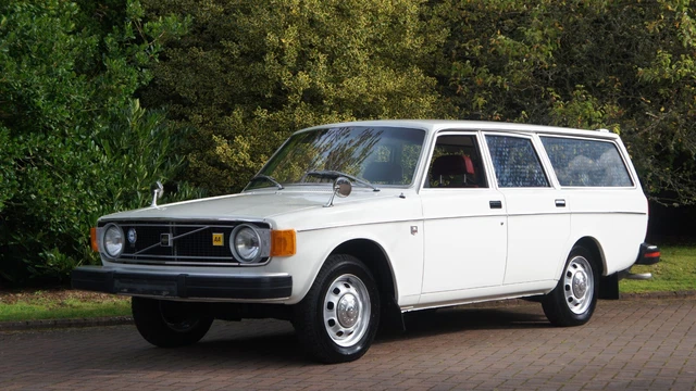 * SOLD * Volvo 145 De Luxe - 33000 Miles - 1 Keeper - Period Correct ...