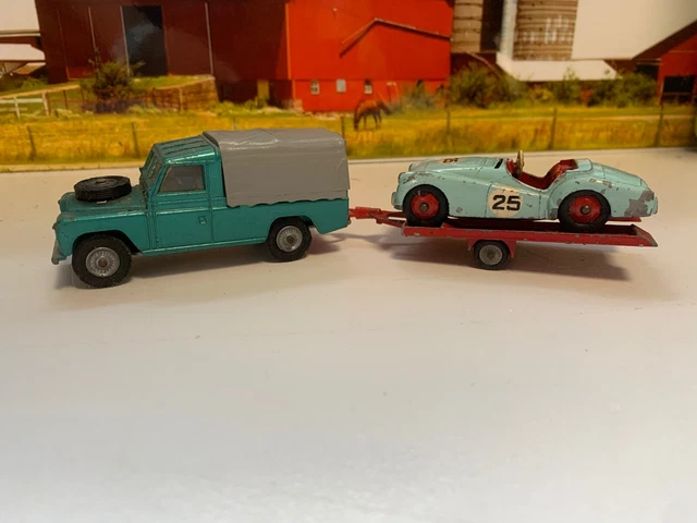 CORGI. 1:43. LAND Rover 109 Lwb. Tilt Canopy. Triumph Tr Racing Car ...