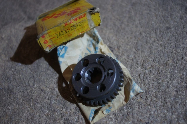 SUZUKI GENUINE AC50 As50 Gearbox 3Rd Gear Driven 24331-05101 Nos £15.00 ...
