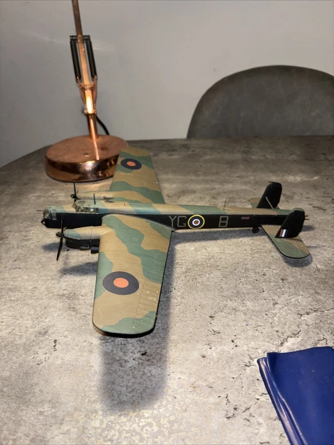 1/72 BUILT RAF Armstrong Whitworth Whitley Mk7 No.502 Sqdrn RAF ...