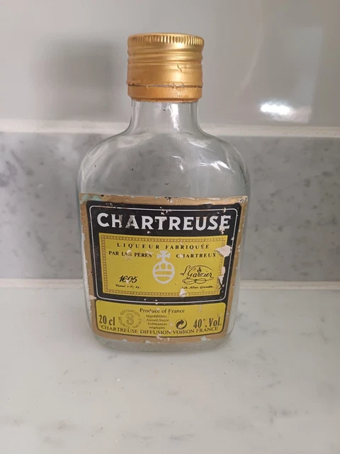 ANCIENNE CHARTREUSE JAUNE liqueur père chartreux bouteille vide flasque ...