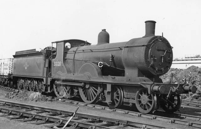 BRITISH RAILWAY B.R Photograph - Steam Loco 30120 At Eastleigh 1960 £3. ...