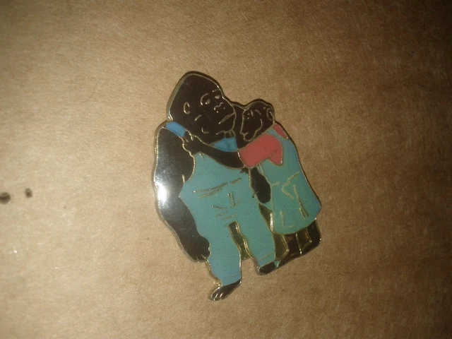 PIN'S ANCIEN OMO THEME LESSIVE PINS PIN EUR 2,45 - PicClick FR