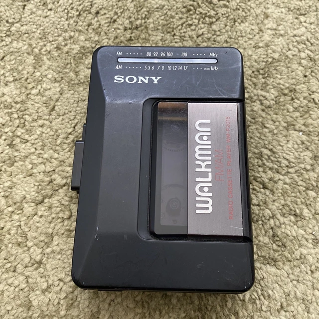 VINTAGE SONY WALKMAN Stereo Cassette Player AM/FM WM-F18 Working £23.98 ...