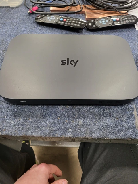 SKY Q BOX 1TB, Sky Q Mini Box. Remote x2 And Leads. ES340db And EM150 £ ...