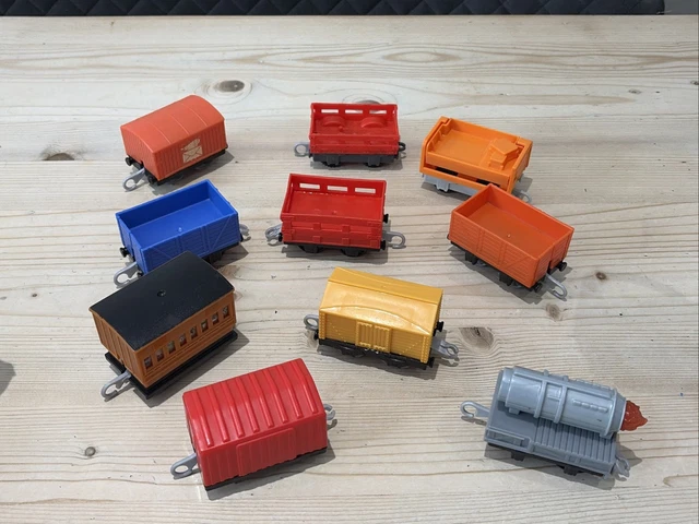 THOMAS TRACKMASTER REVOLUTION Trucks & Carriages Bundle For battery ...