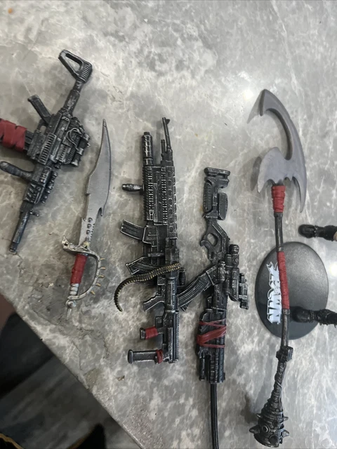 MCFARLANE TOYS SPAWN She-Spawn Deluxe 7" Action Figure - With Weapons ...