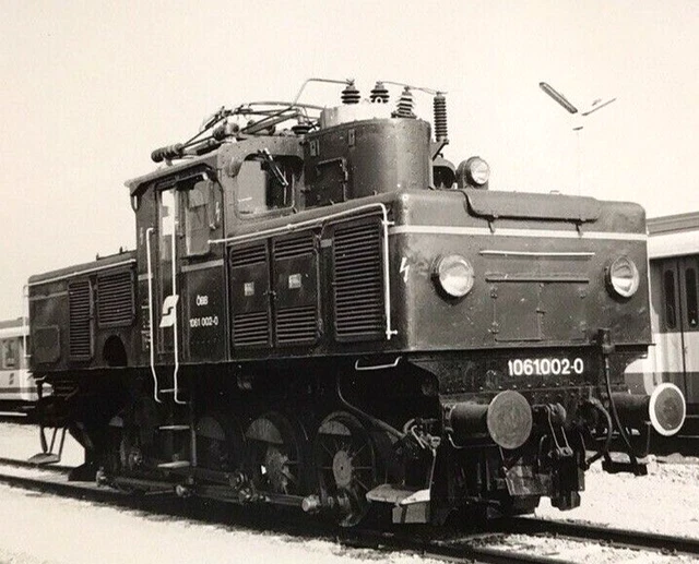 VINTAGE PHOTO OBB Train Car 1061 002-0 Austria Railways 1960s-1970s £12 ...