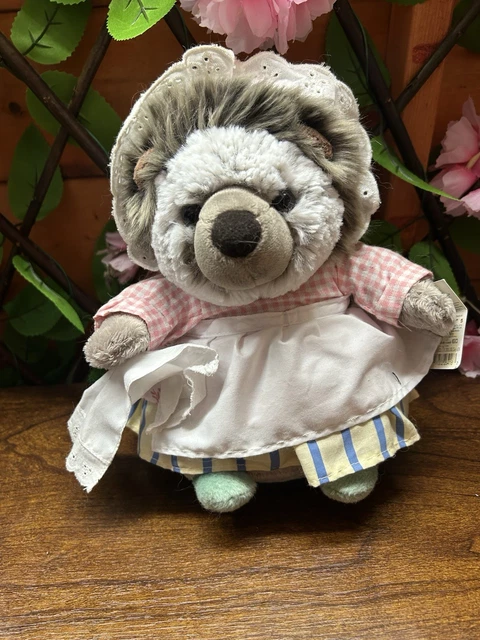 BEATRIX POTTER MRS Tiggy Winkle Gund Plush Soft Toy Peter Rabbit With ...
