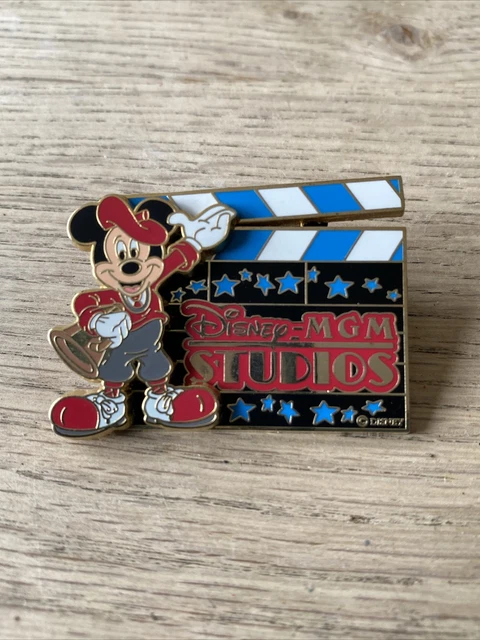 DISNEY MGM STUDIOS Theme Park Clapboard Pin Badge £5.50 - PicClick UK