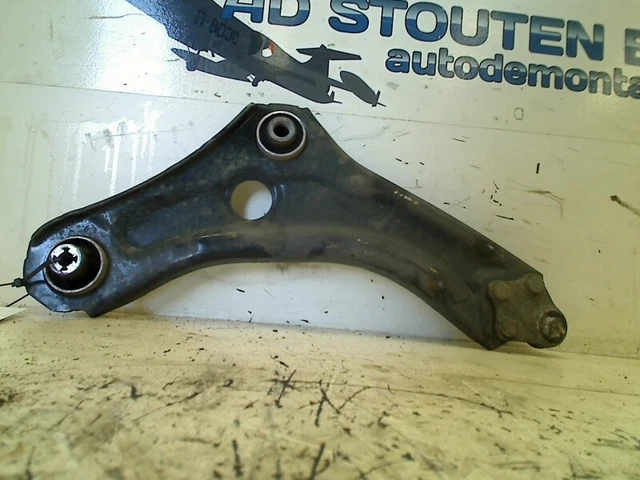 BRAS DE SUSPENSION AVANT GAUCHE (TRIANGLE) Renault Megane IV (RFBB ...