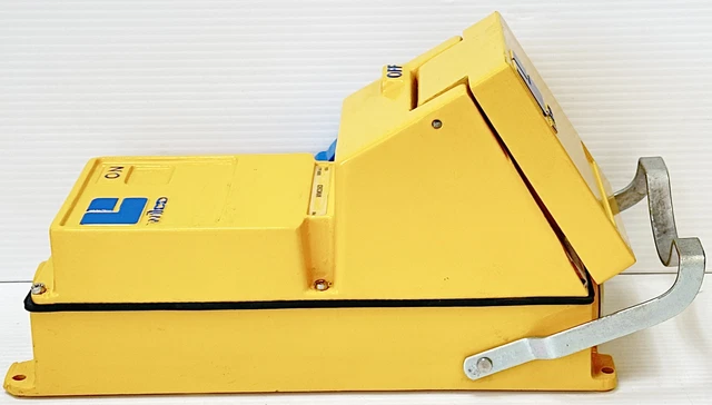 CLIPSAL WILCO WMC563 3+E 63A 500V Switched Socket Outlet IP56 Metalclad ...