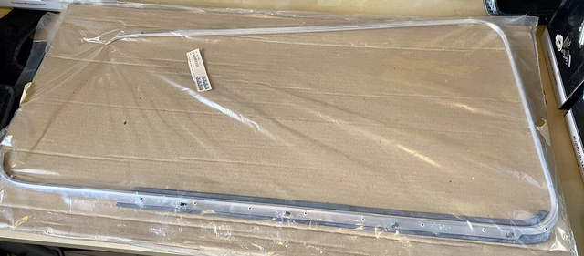 VW BUS T2 Outer Door Window Scraper Left NEW EUR 146,43 - PicClick DE