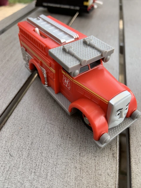 THOMAS FRIENDS TRACKMASTER Fiery Flynn Motorized Engine with Flatbed ...