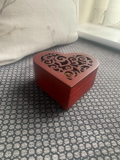 WOODEN MUSIC BOX, Heart Shape Vintage Wood Carved Mechanism Musical Box ...