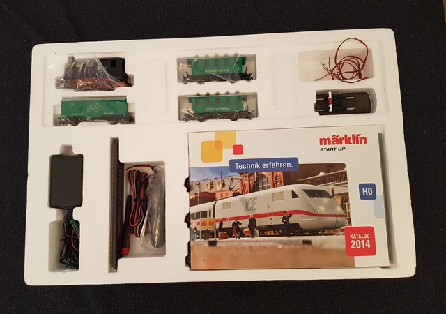 MÄRKLIN STARTERSET 29281 C-Gleis Dampflok mit Personen und Gepäckwagen ...