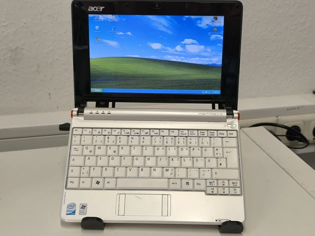 ACER ASPIRE ONE ZG5 Netbook 10" Windows XP 1GB RAM 80GB HDD Retro £34. ...