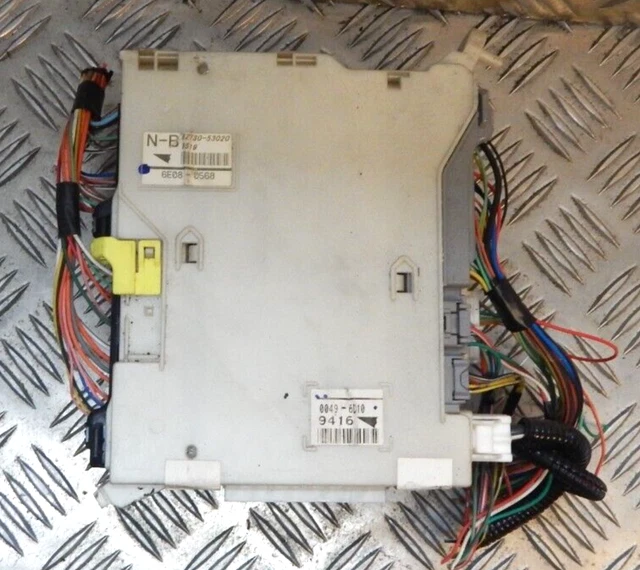 GENUINE LEXUS IS220D Interior Comfort Control Unit Fuse Box 82730-53020 ...