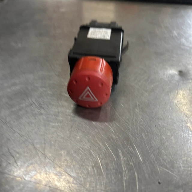 AUDI TT 8N / Mk1 Hazard Warning Light Switch / Relay 8N0941509B £45.00 ...