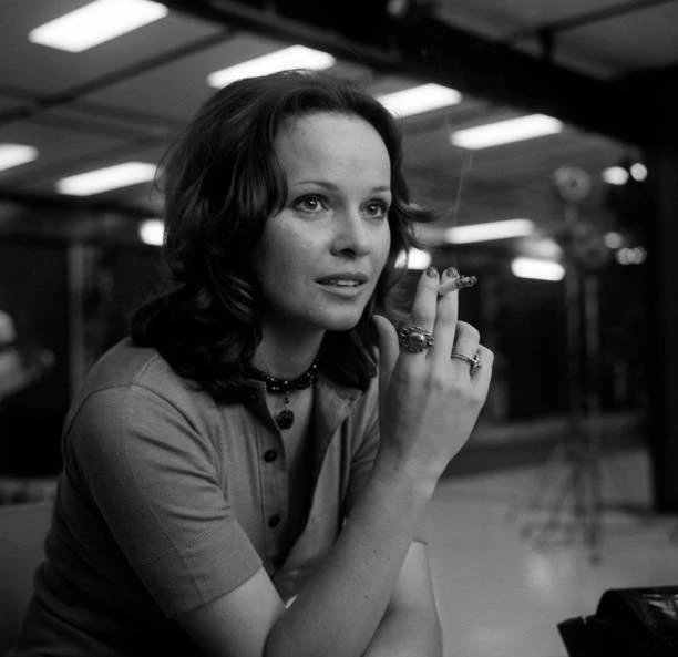 ITALIAN ACTRESS LAURA Antonelli flees a cigarette at the Cannes Fi- Old ...
