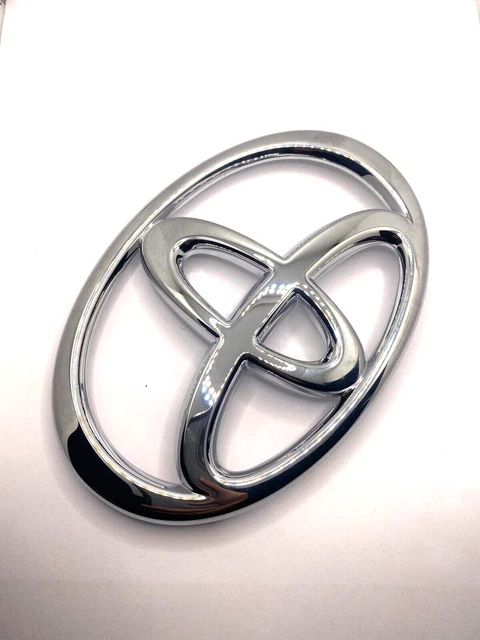 GENUINE FRONT RADIATOR Grille Badge Emblem 753110K010 Toyota Hilux Mk6 ...