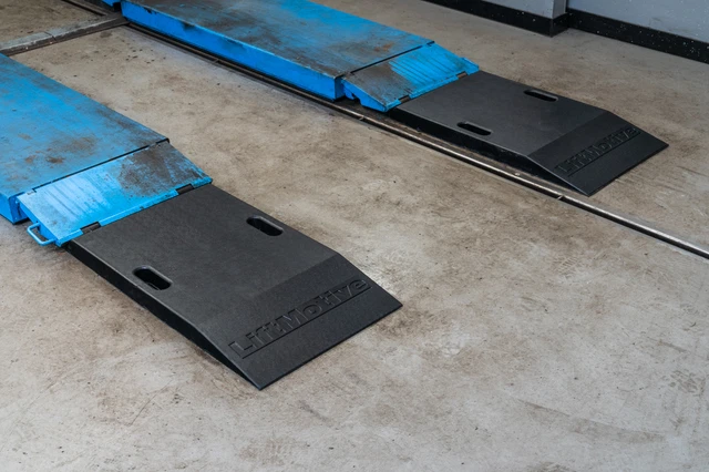 LOW PROFILE CAR Scissor Lift Up Ramp Extension Riser - Rubber Ramps Set ...