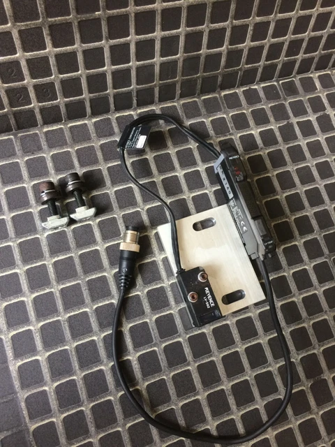 KEYENCE LV- S62 + LV- 11SAP Sensorkopf Retroreflektiv Messverstärker ...