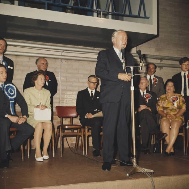 BRITISH LABOUR PARTY politician Harold Wilson 1970 OLD PHOTO 2 $8.50 ...