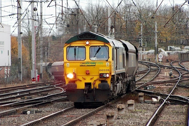 B103P 6X4 GLOSSY Photo Freightliner Class 66 66528 @ Carlisle £1.00 ...