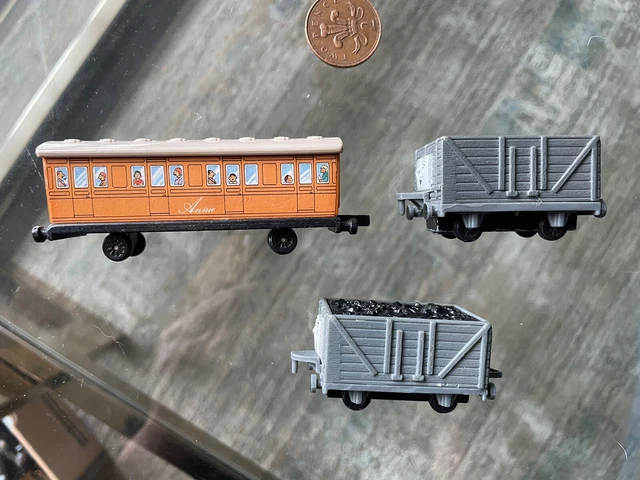 THOMAS THE TANK ENGINE - Vintage Anne Carriage And Two Coal Trucks 1997 ...