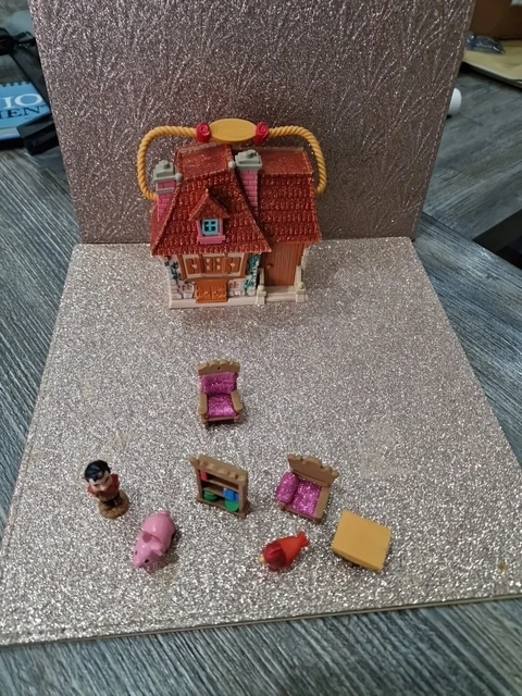 DISNEY ANIMATORS' COLLECTION Little Belle Micro Mini Doll Play Set £25. ...