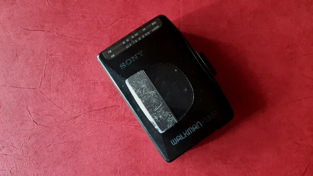 SONY WM-FX10 WALKMAN Radio Stereo Cassette Player EUR 8,00 - PicClick IT