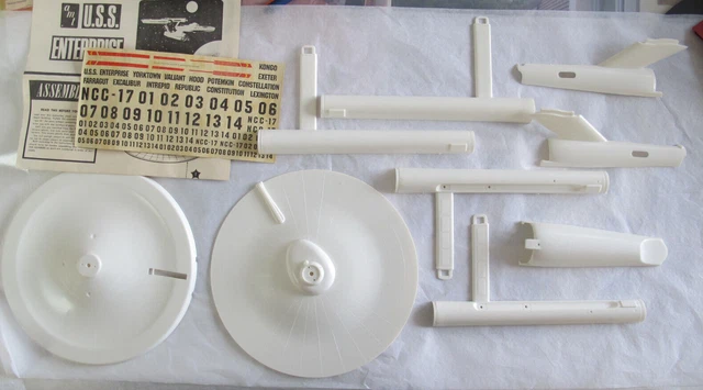 STAR TREK U.S.S. Enterprise AMT/ERTL | N° 6676 | 1:650 EDITION 1989 EUR ...