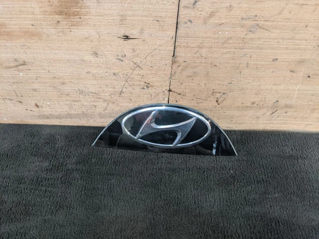 HYUNDAI TUCSON NX4 Mk4 Rear Tailgate Garnish Logo Badge 873A0-N7200 £ ...