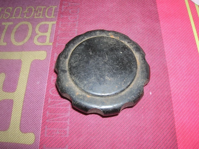 ANCIEN BOUCHON DE radiateur de voiture marque a identifier ou générique ...