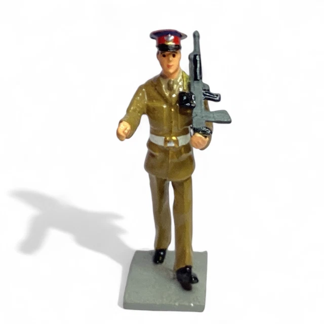 BRITISH ARMY INFANTRY Soldier Marching With Machine Gun 54mm Metal ...