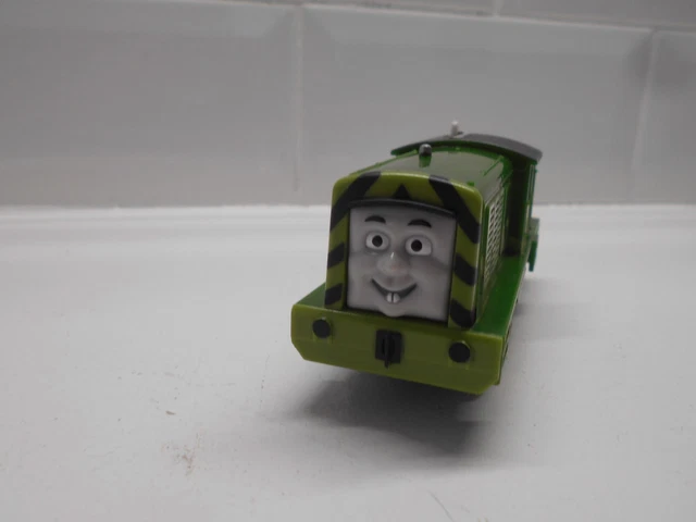 TOMY TRACKMASTER THOMAS the tank engine train green salty £10.00 ...