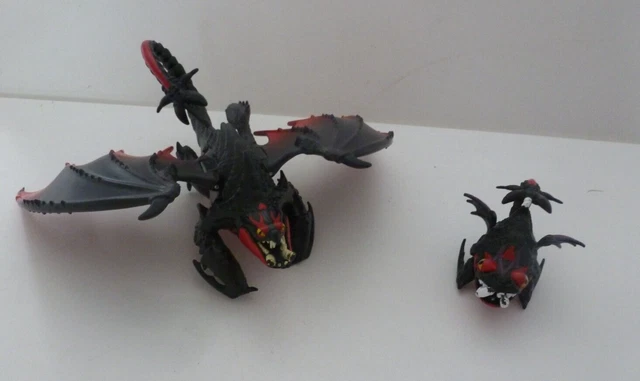 HOW TO TRAIN Your Dragon Death Gripper Large And Small Figures 8" £16. ...