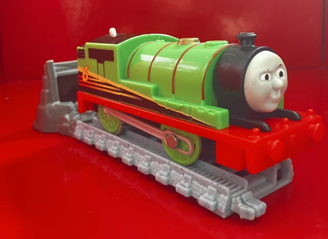 RACING PERCY THE RACE Trackmaster Motorised Battery Train Thomas ...