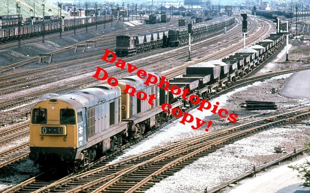 ORIGINAL 35MM Slide Diesel / Electric Train / Railway 20195 & 20073 ...