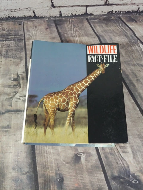 VINTAGE 1990'S WILDLIFE Fact File Animal Binder With 70+ Cards + 11 ...